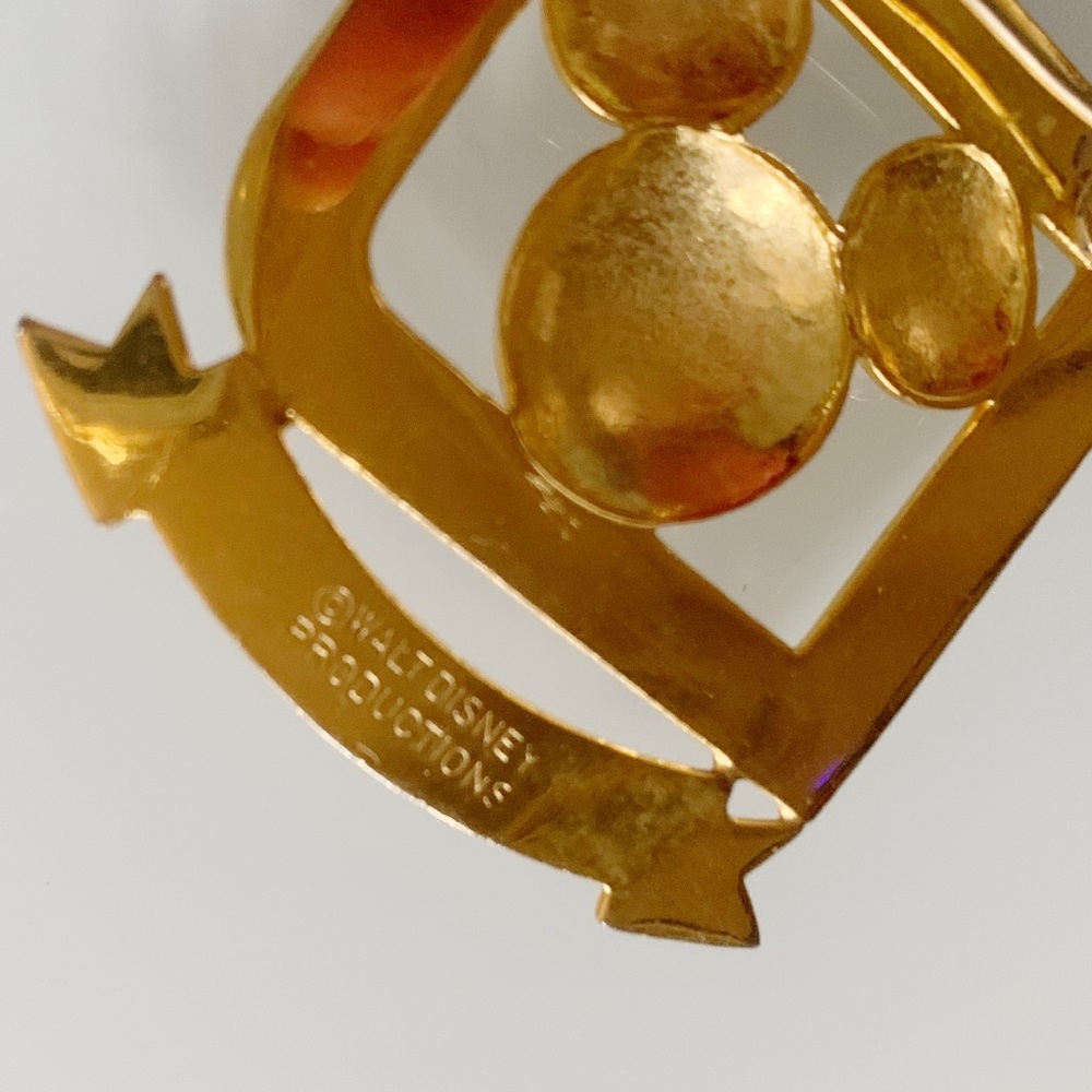 Walt Disney Attractions Guest Relations Host Official… - Gem